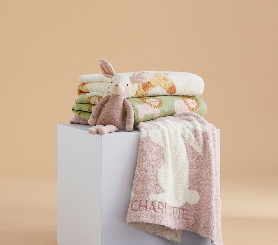 Fuzzy Giraffe Baby Blanket | Pottery Barn Kids AU