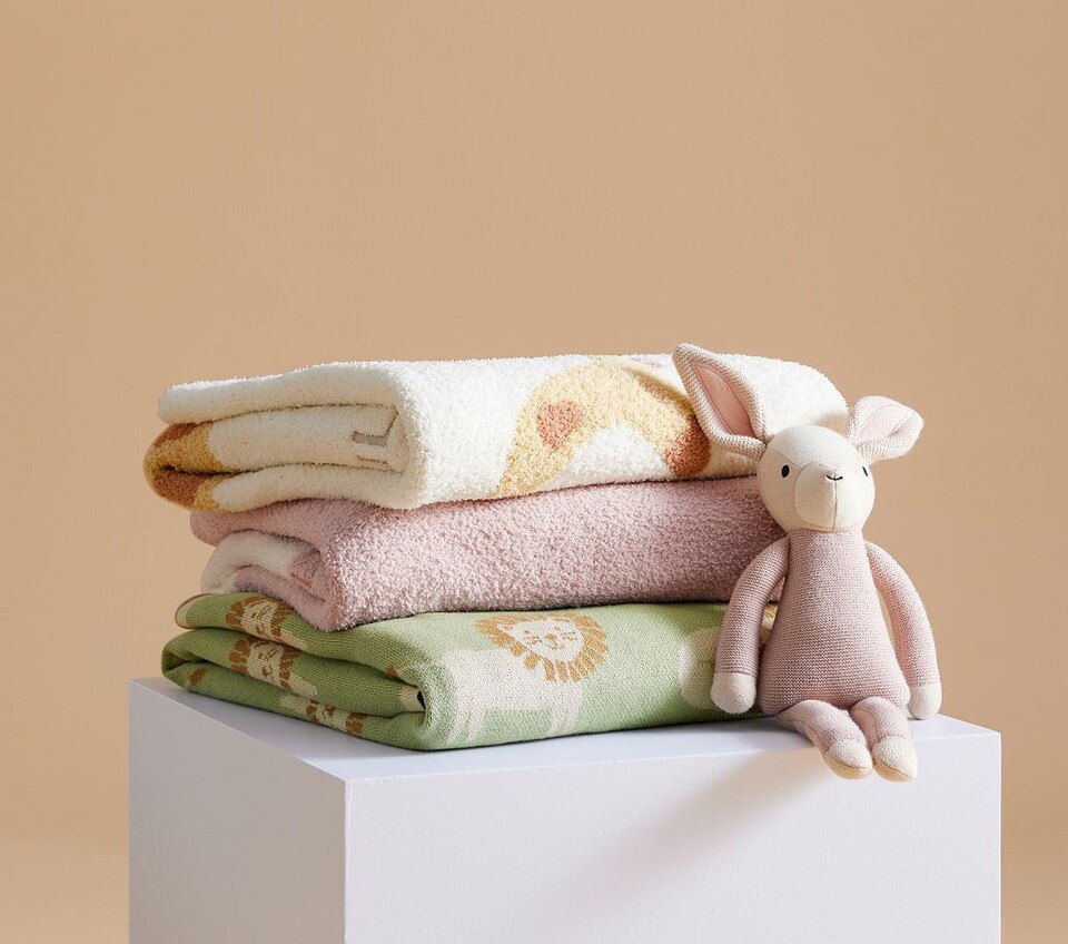Fuzzy Giraffe Baby Blanket | Pottery Barn Kids AU