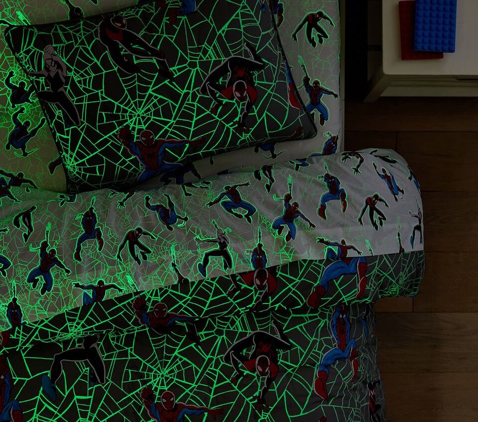 Marvel's Spider-Man Glow-in-the-Dark Sheet Set & Pillowcases - Pottery ...