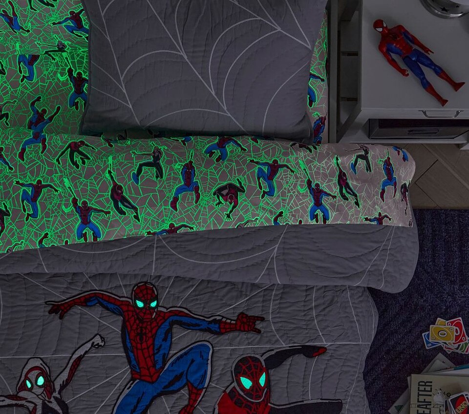 Marvel's Spider-Man Glow-in-the-Dark Sheet Set & Pillowcases - Pottery ...
